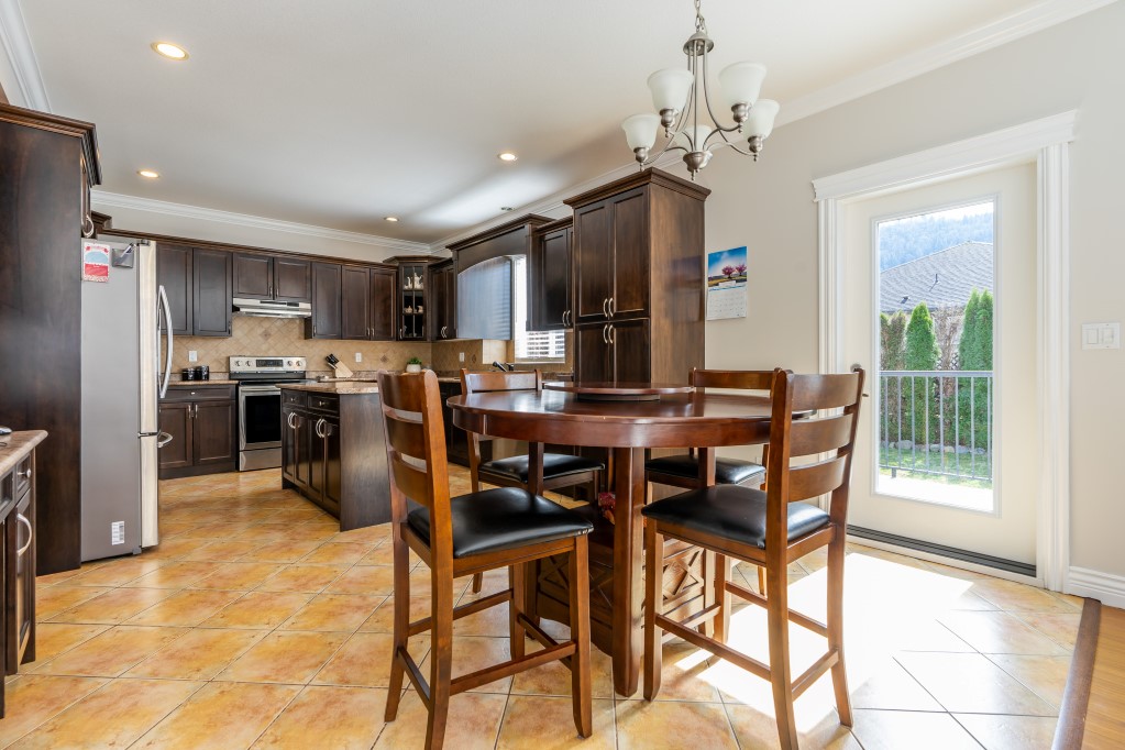 Sun Drenched Southern Exposure Home | Eximus