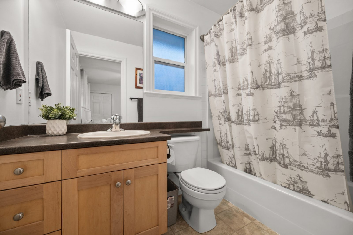 Perfect Home in Cedar Valley Estates! | Eximus
