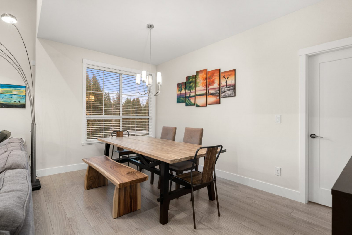 Beautiful Falcon House | Eximus