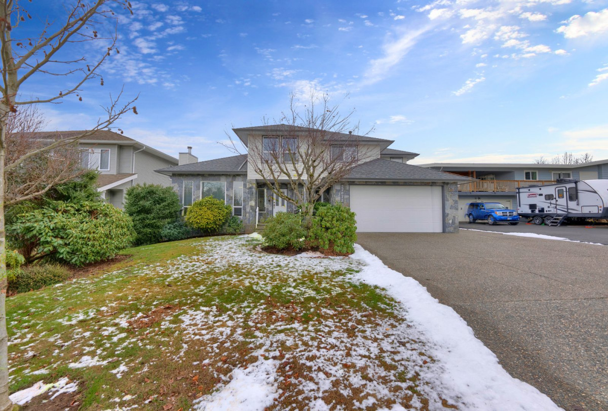 Welcome to one of Aldergrove's Most Desirable Neighborhoods! | Eximus